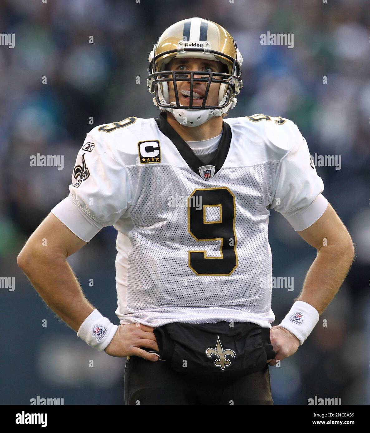 New Orleans Saints quarterback Drew Brees looks up at the scoreboard in ...