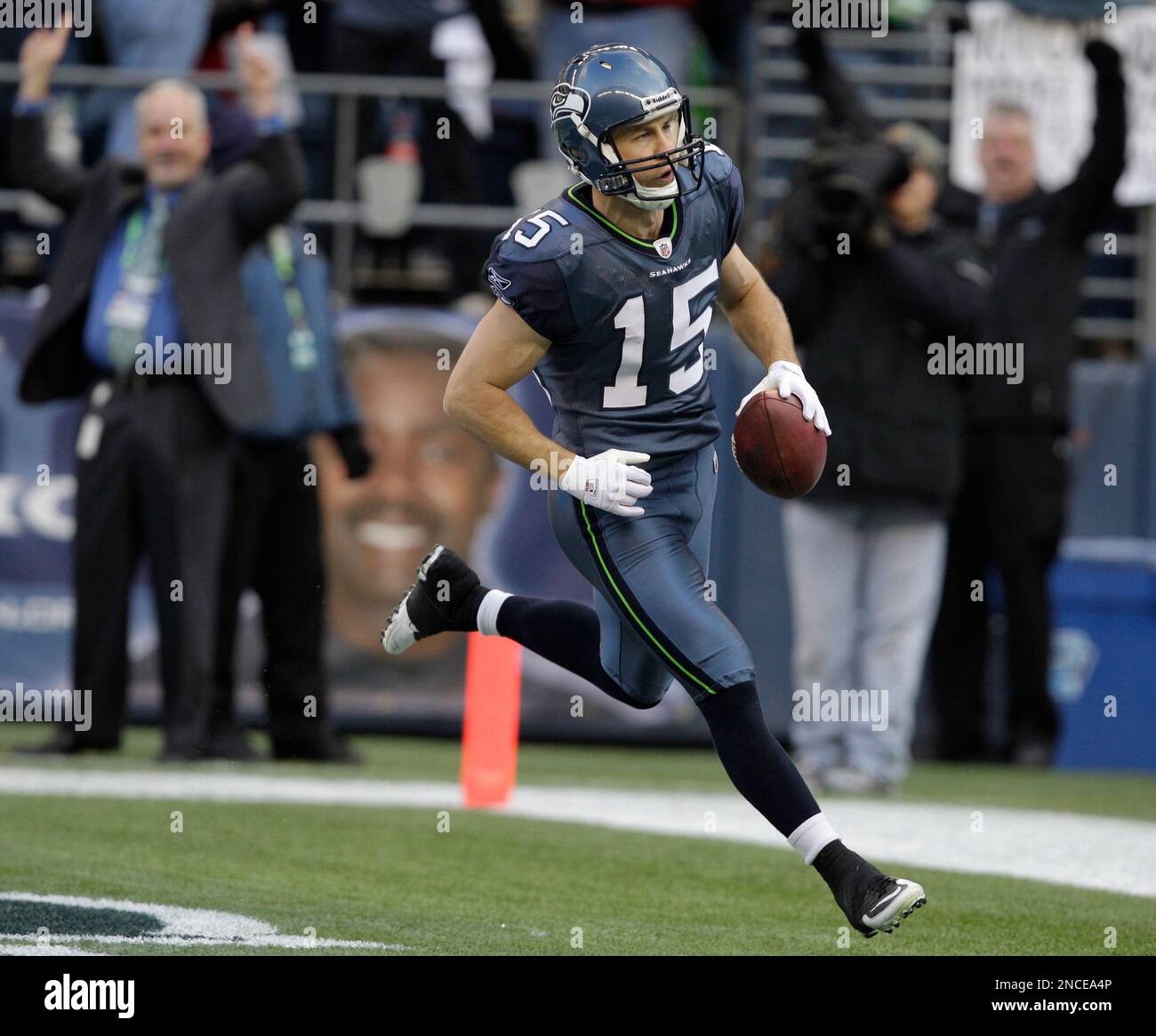 Seattle Seahawks Brandon Stokley scores a touchdown in the first half ...