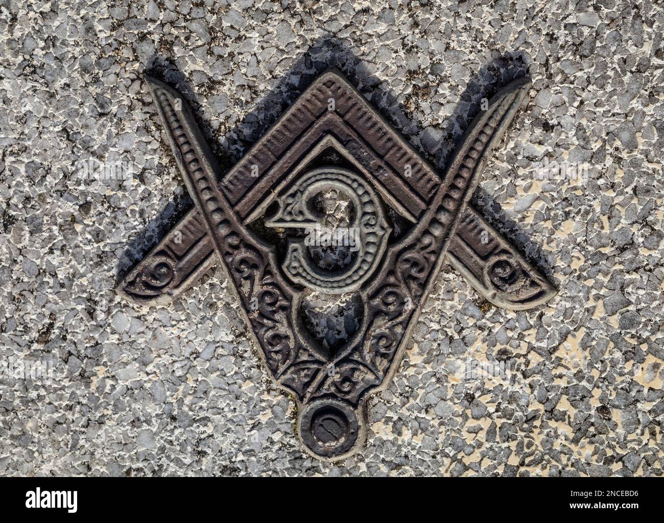 Freemasons compass and square symbols on a grave at Glen Innes ...