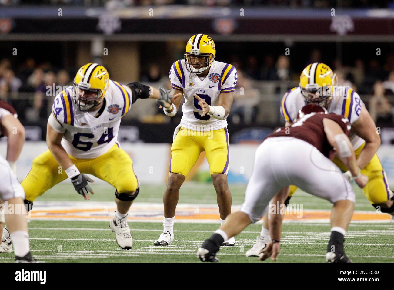 LSU quarterback Jordan Jefferson (9) and center P.J. Lonergan at the ...