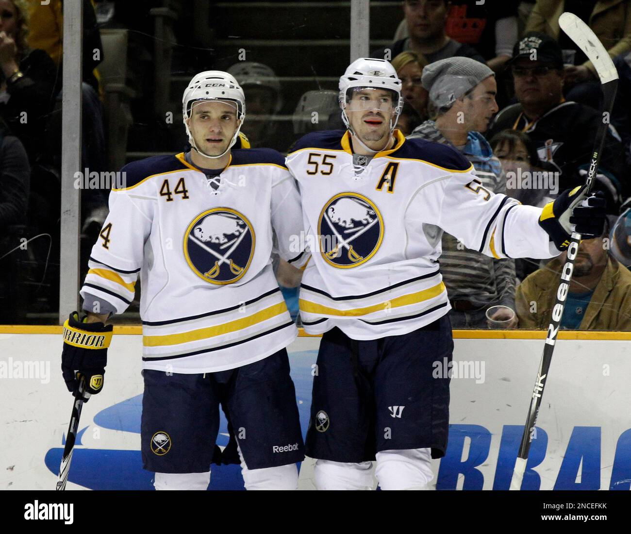 Buffalo Sabres left wing Jochen Hecht, of Germany, right, celebrates ...