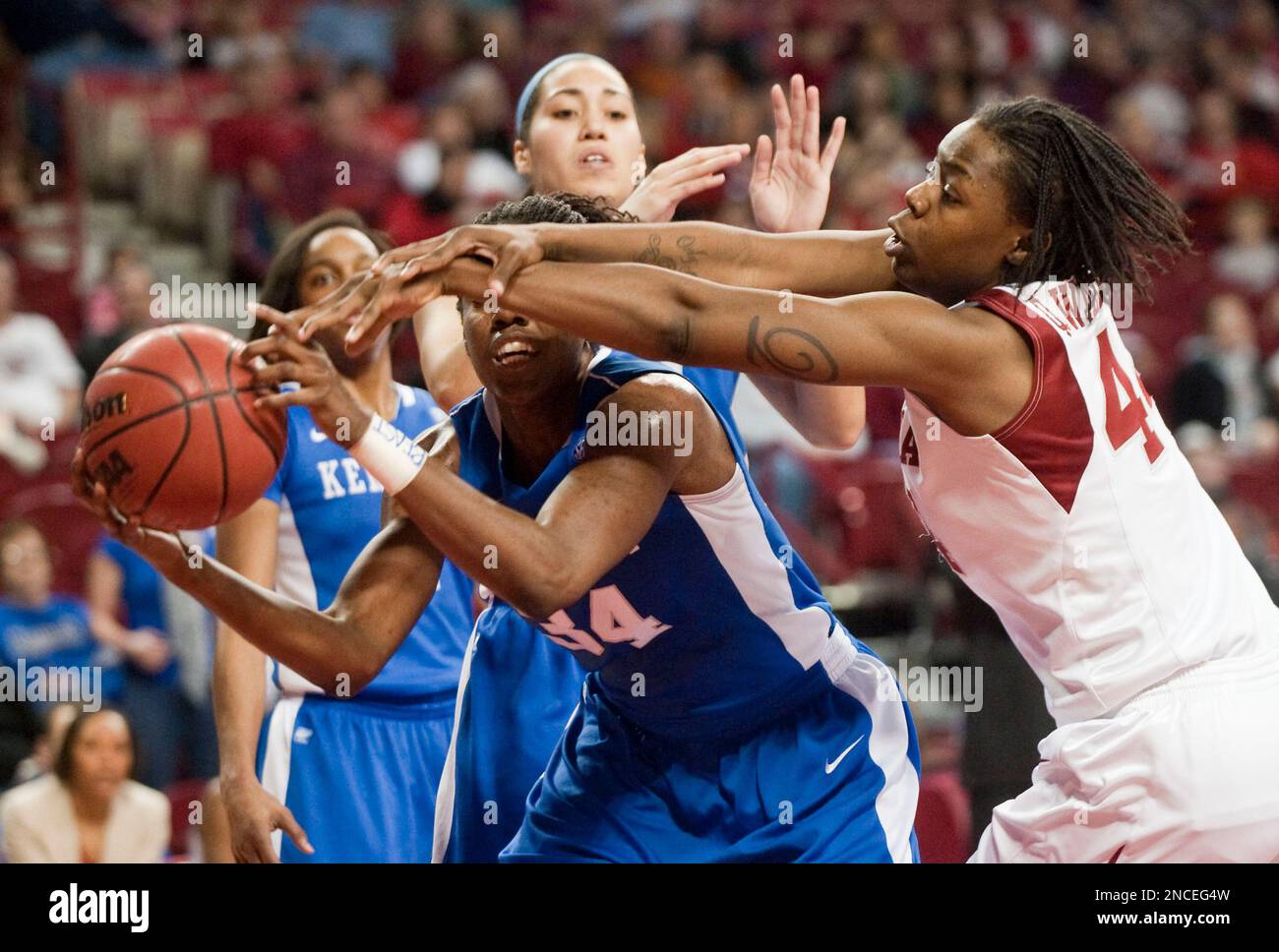 Kentucky forward Victoria Dunlap (34) pulls down a rebound past ...