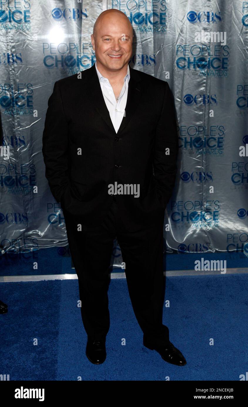 Michael Chiklis arrives at the People's Choice Awards on Wednesday, Jan ...