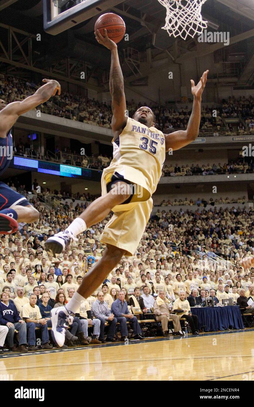 Pittsburgh's Nasir Robinson (35) plays in the NCAA college basketball ...