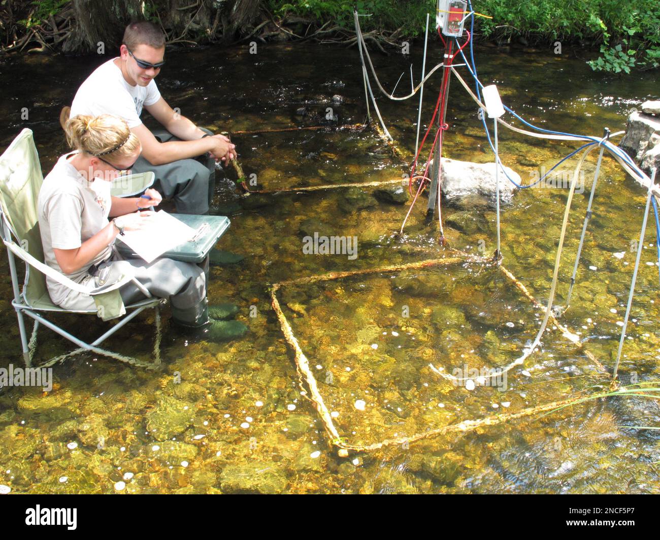In this photo taken July 16, 2010, biologist Hanna Kruckman, left, and ...