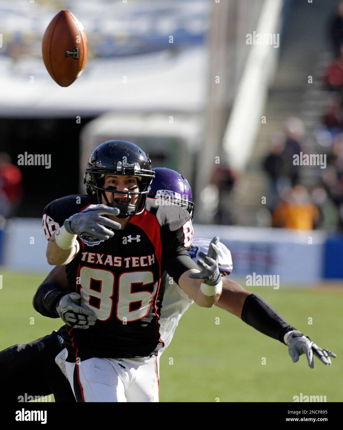 Texas Tech wide receiver Alexander Torres (86) tries to catch a pass as ...