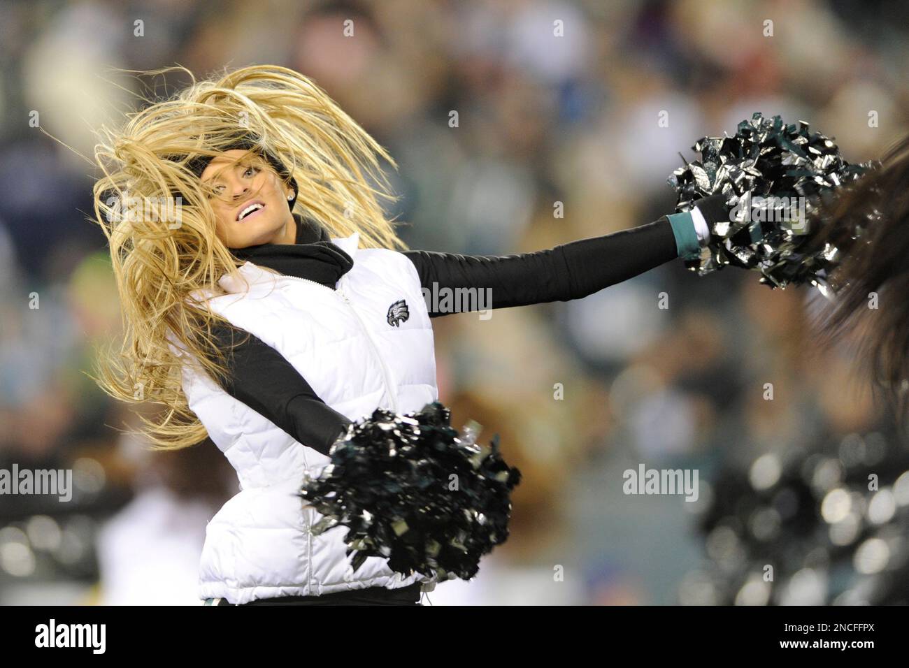 Philadelphia Eagles cheerleaders perform during an NFL football game ...