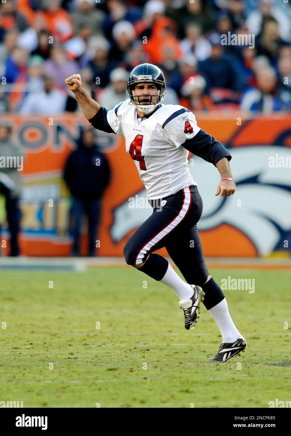 Houston Texans place kicker Neil Rackers (4) celebrates a field goal ...
