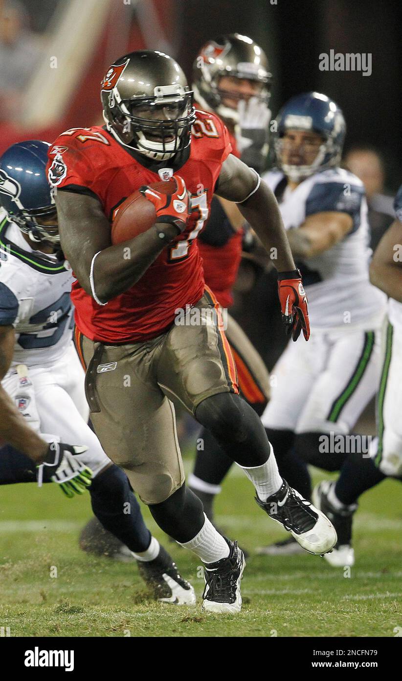 Tampa Bay Buccaneers running back LeGarrette Blount (27) rushed for 164 ...