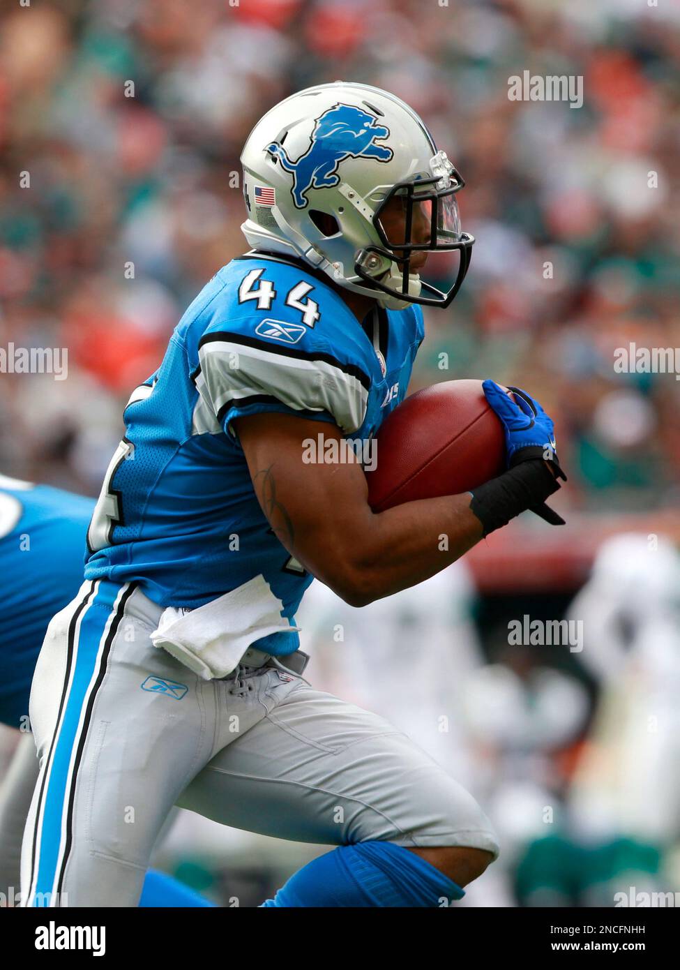 Detroit Lions running back Jahvid Best (44) runs in the first half ...