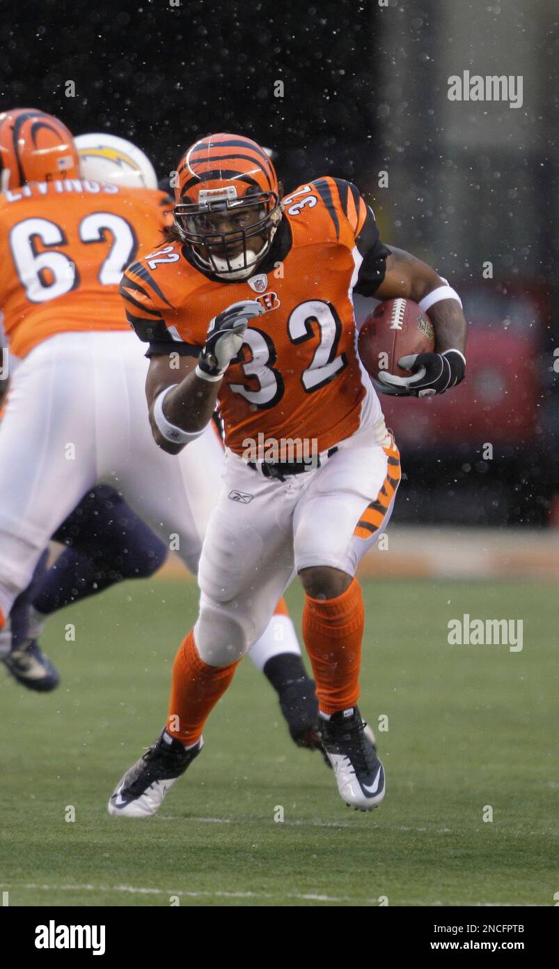 Cincinnati Bengals running back Cedric Benson (32) in action against ...