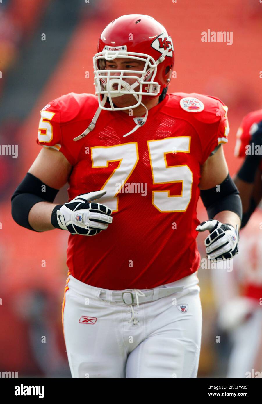 Kansas City Chiefs offensive tackle Ryan O'Callaghan (75) warms up ...