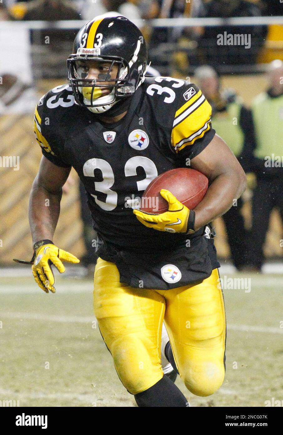 Pittsburgh Steelers running back Isaac Redman (33)plays in the NFL ...