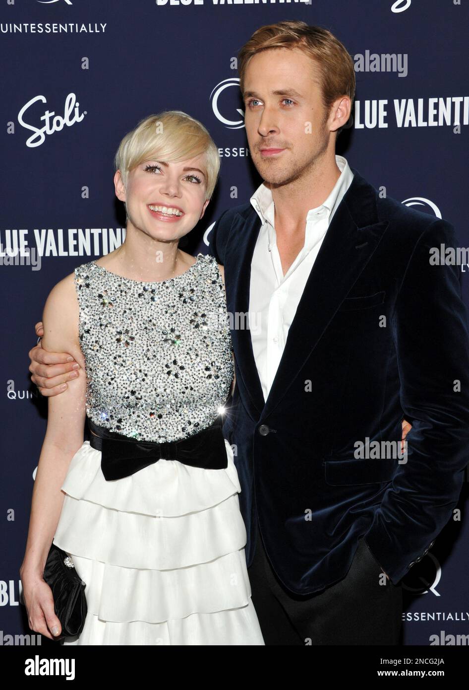 Actors Michelle Williams and Ryan Gosling attend the premiere of 'Blue ...