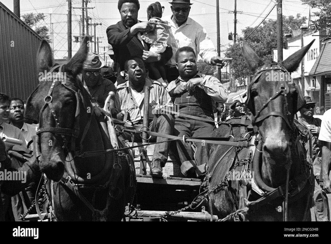The Rev. Ralph D. Abernathy, left, and the Rev. A.D. King take the ...