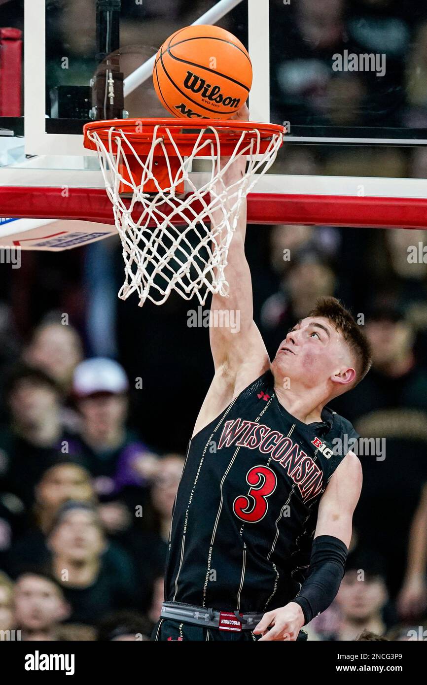 Wisconsin's Connor Essegian (3) shoots against Michigan during the ...