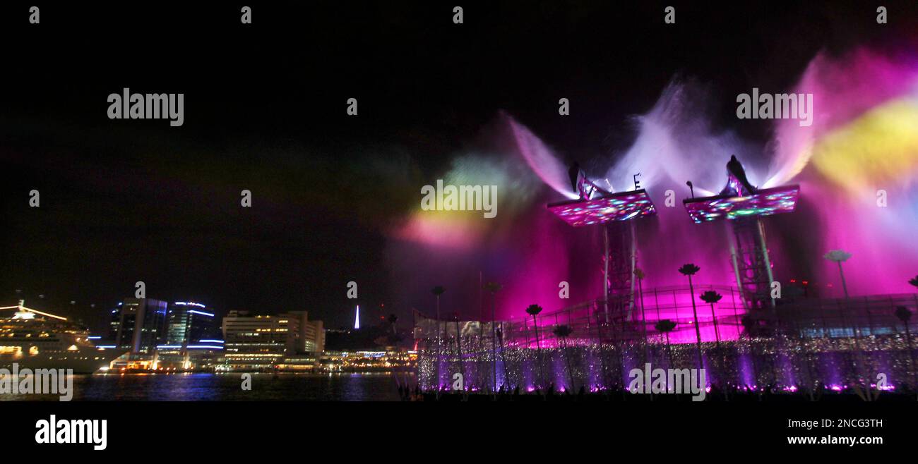 A pair of 10-storey high robotic cranes, the world's largest ...