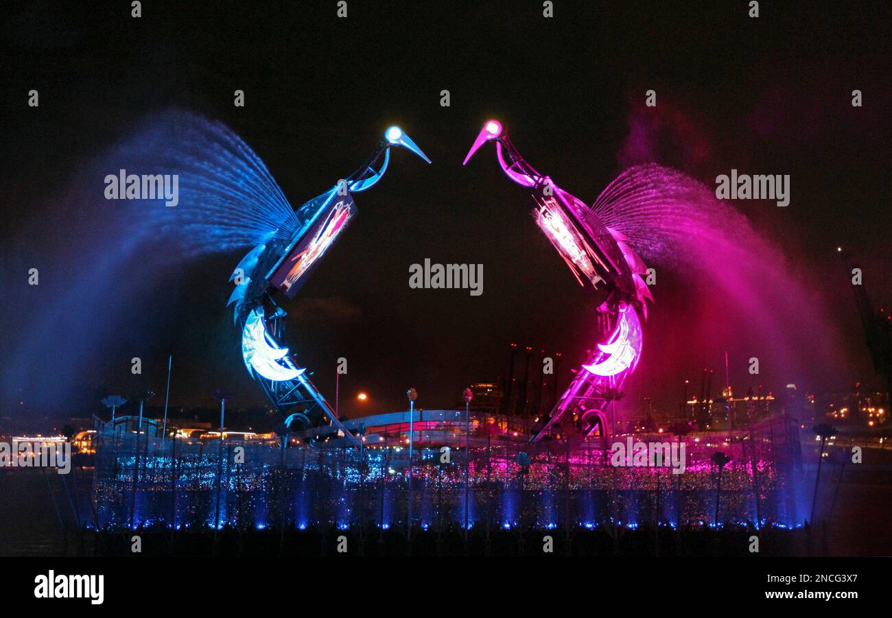 A pair of 10-storey high robotic cranes, the world's largest ...