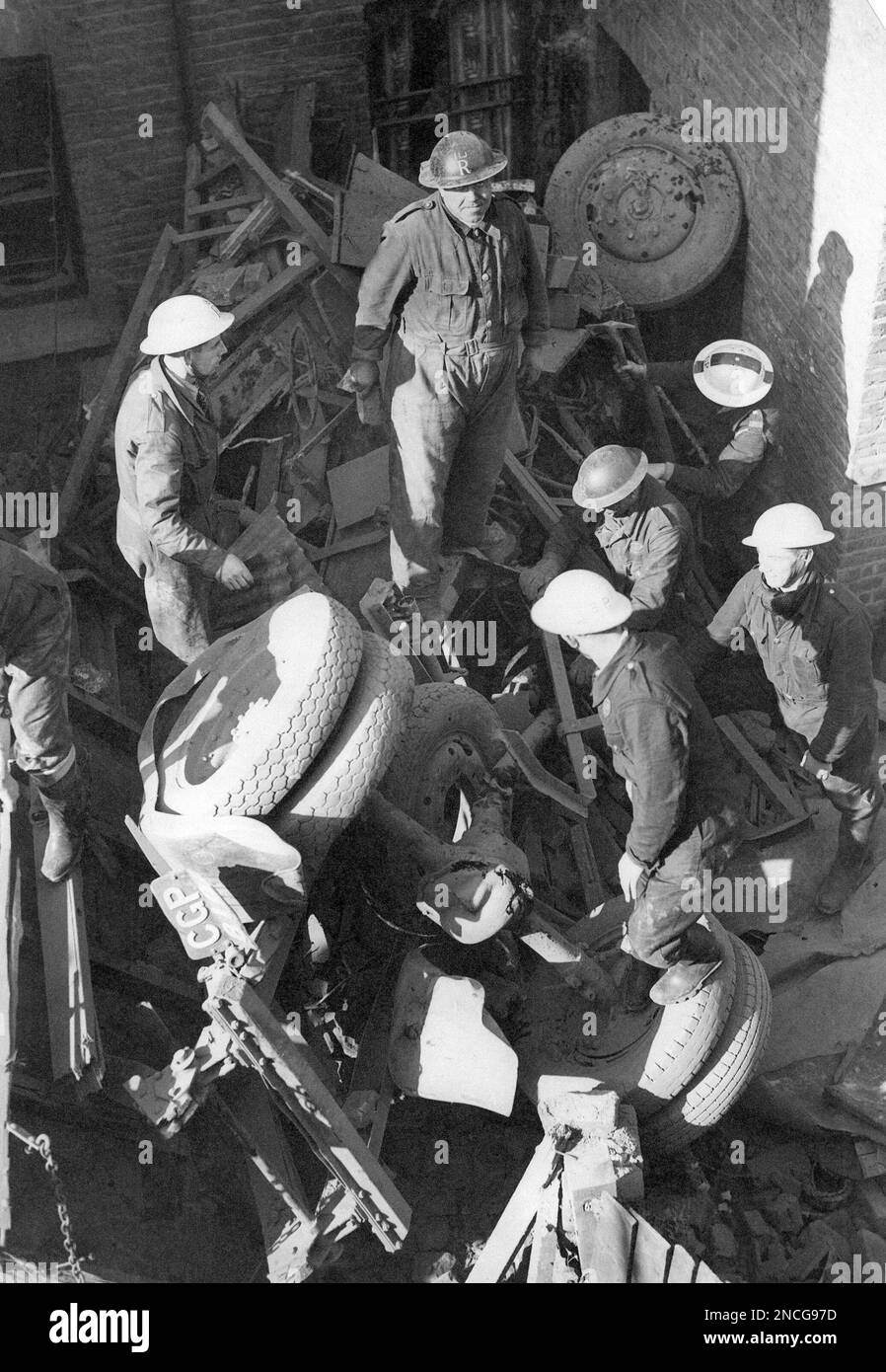 The lorry of Johnny Peters, the well known boxer who is an A.R.P ...