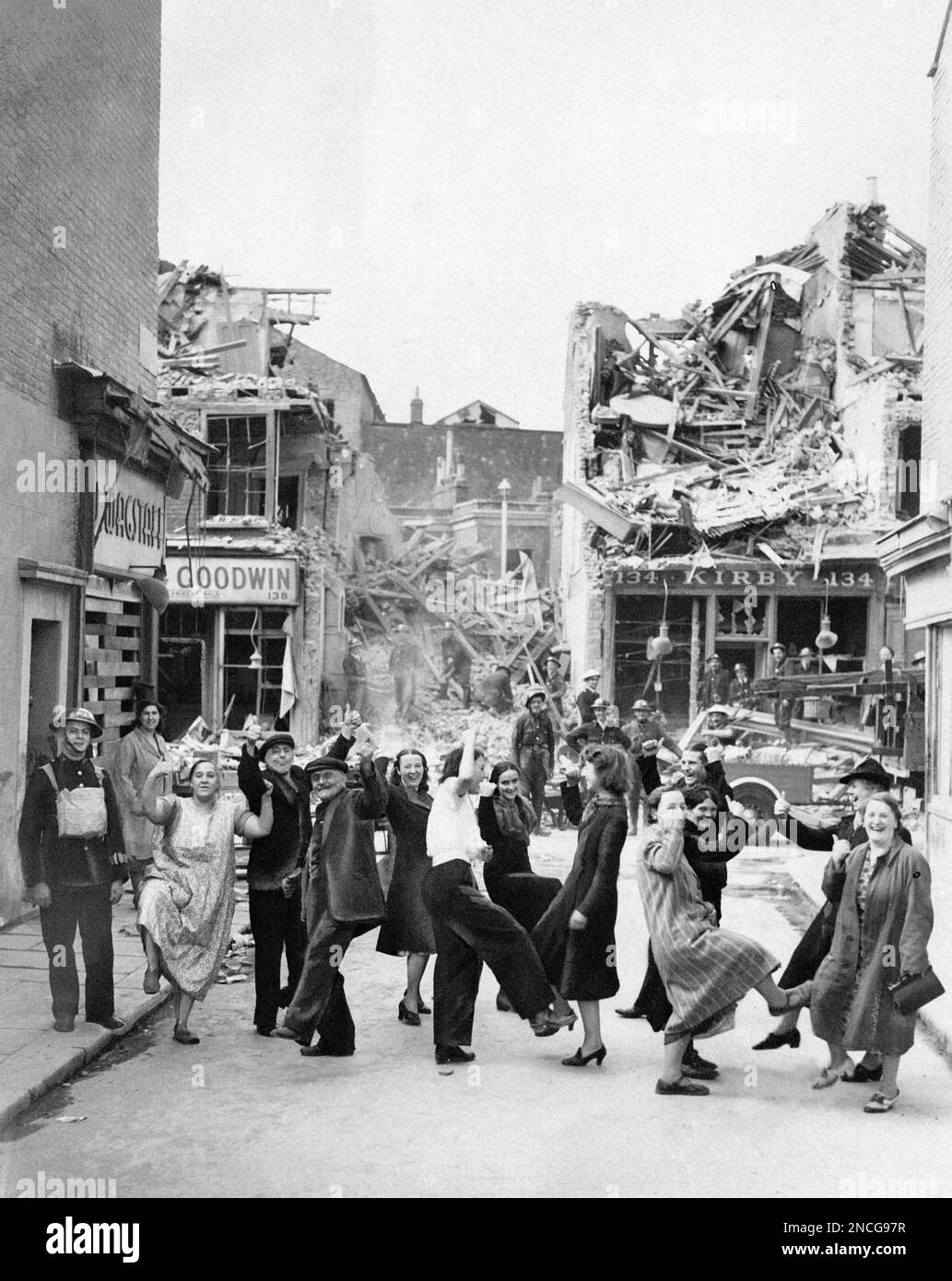 Residents of London's Lambeth Walk doing the dance of the same name in ...
