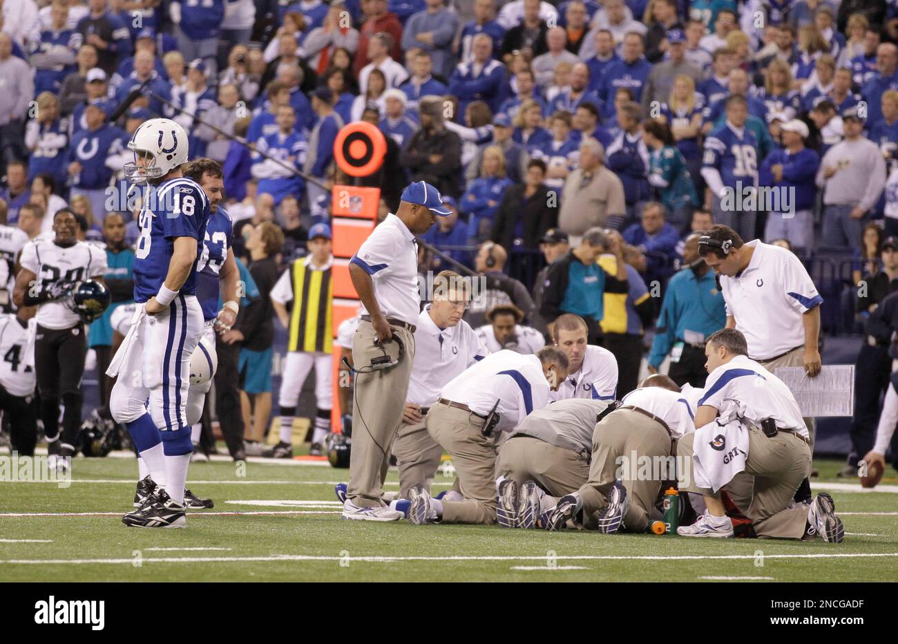 Indianapolis Colts center Jeff Saturday (63) and quarterback Peyton ...