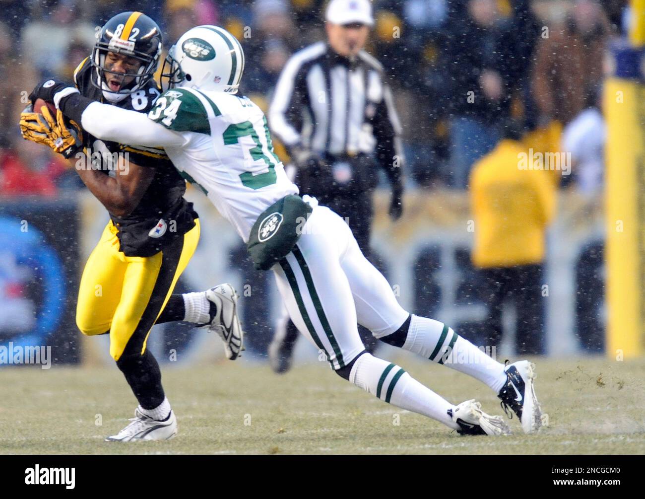 New York Jets cornerback Marquice Cole (34) tackles Pittsburgh Steelers ...