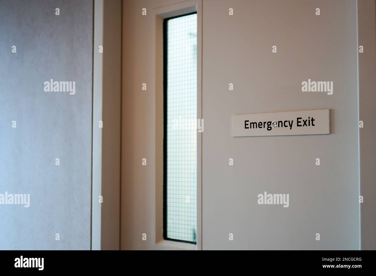 Fire exit double door hi-res stock photography and images - Alamy