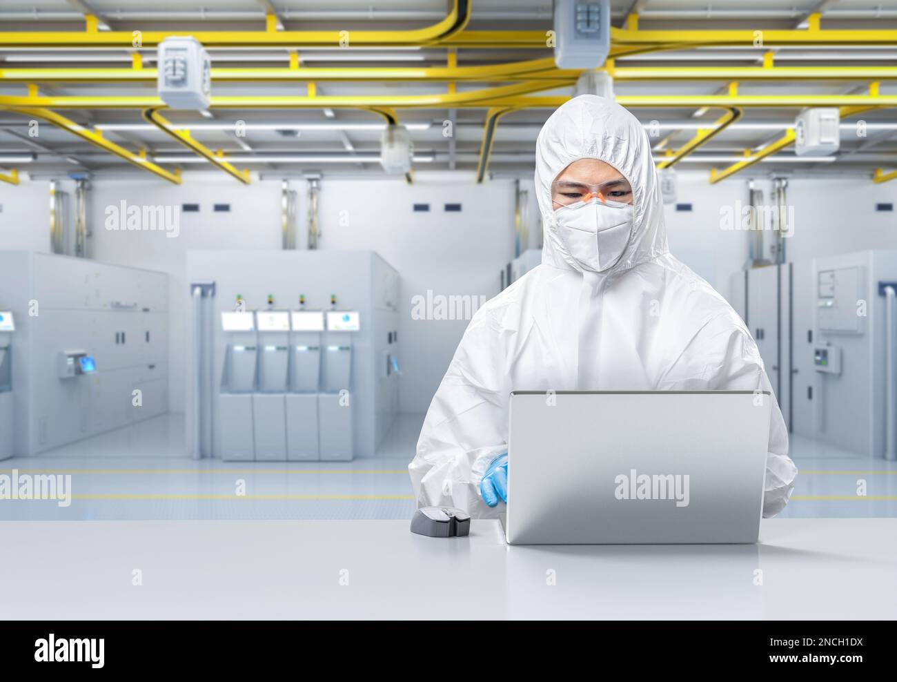 Semiconductor manufacturing hi-res stock photography and images - Alamy