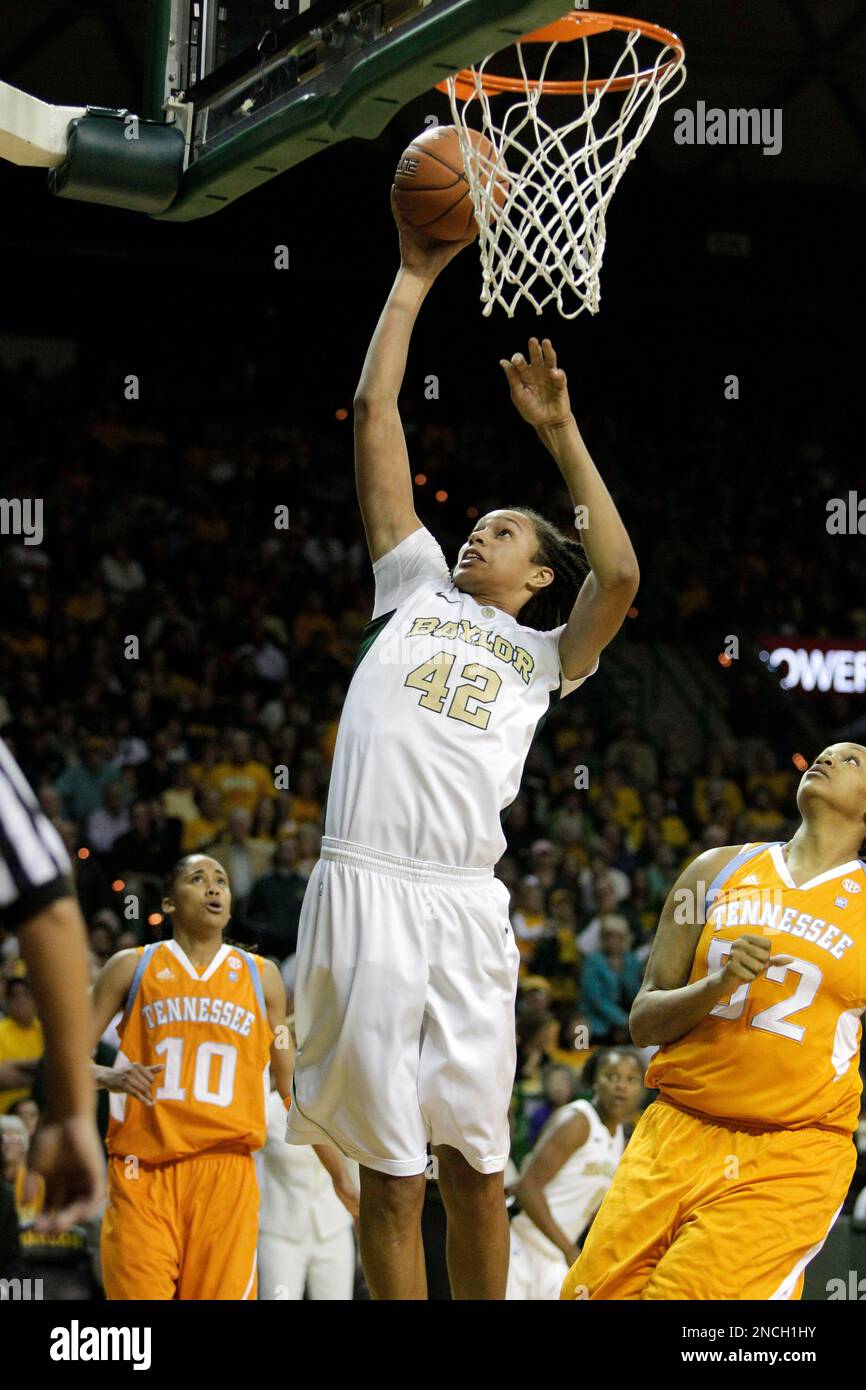 Tennessee guard Meighan Simmons (10) and Kelley Cain (52) look on as ...