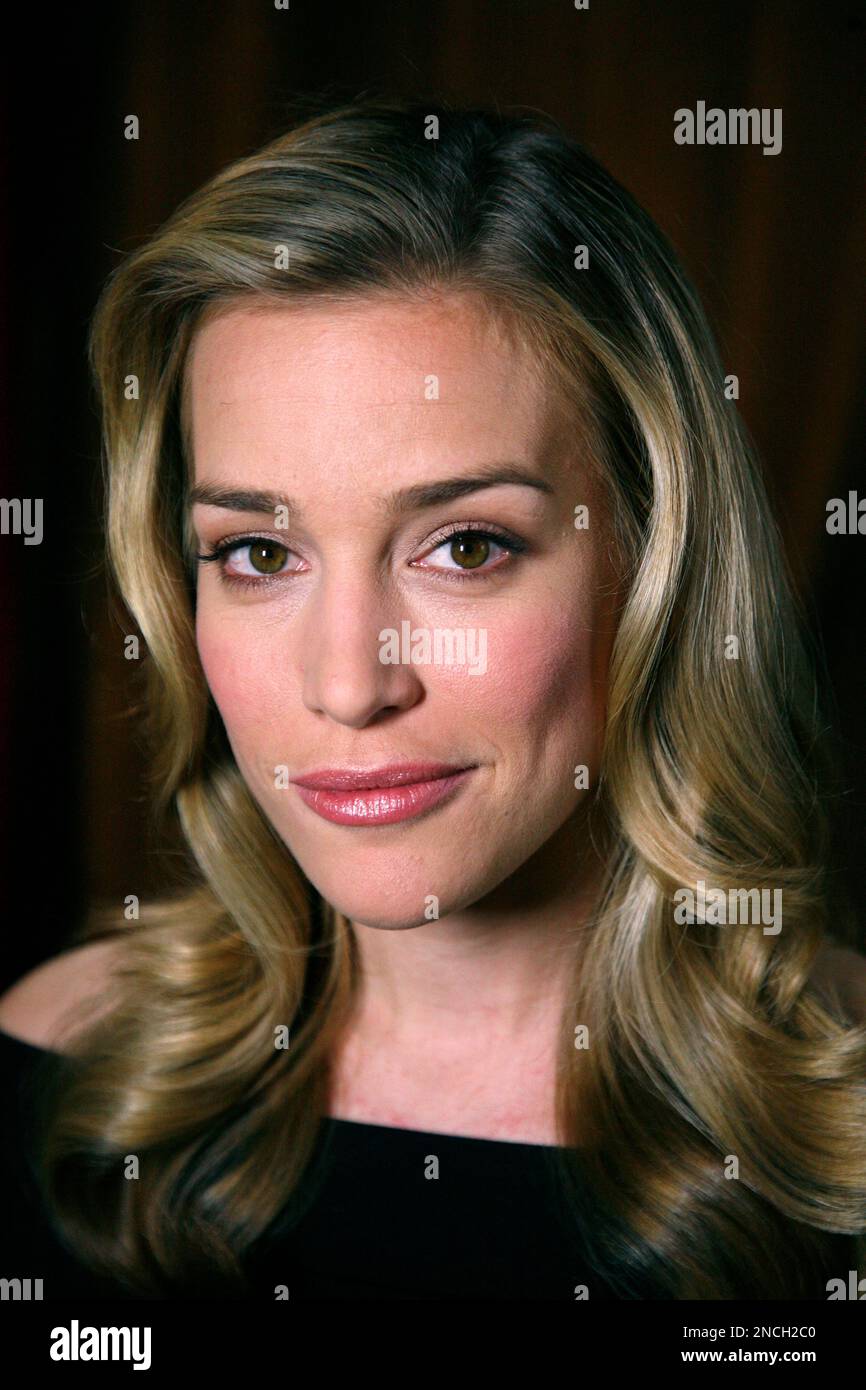 Actress Piper Perabo poses for a portrait Tuesday, Dec. 14, 2010 in New ...