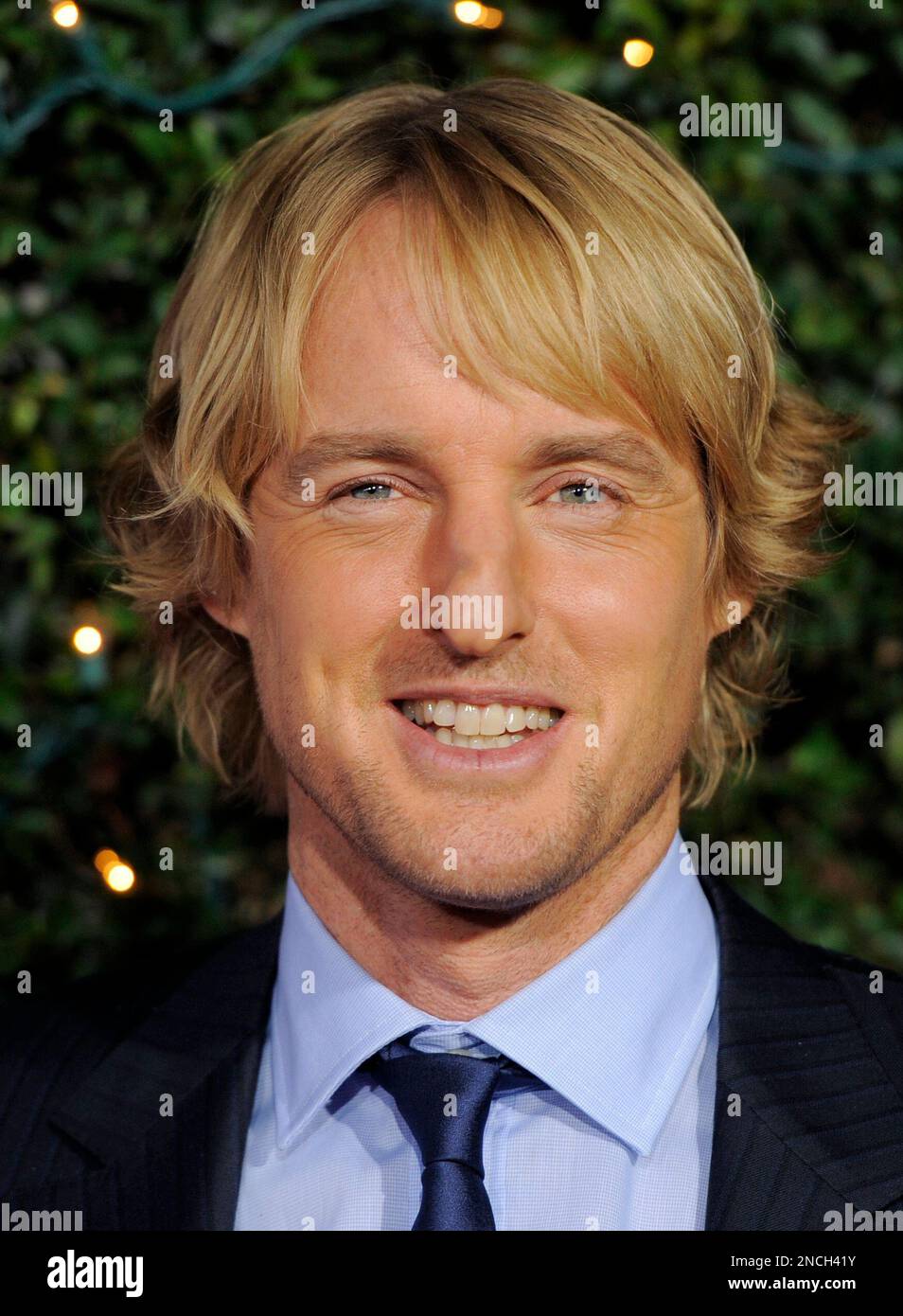 Owen Wilson arrives at the premiere of the film "How Do You Know" in ...