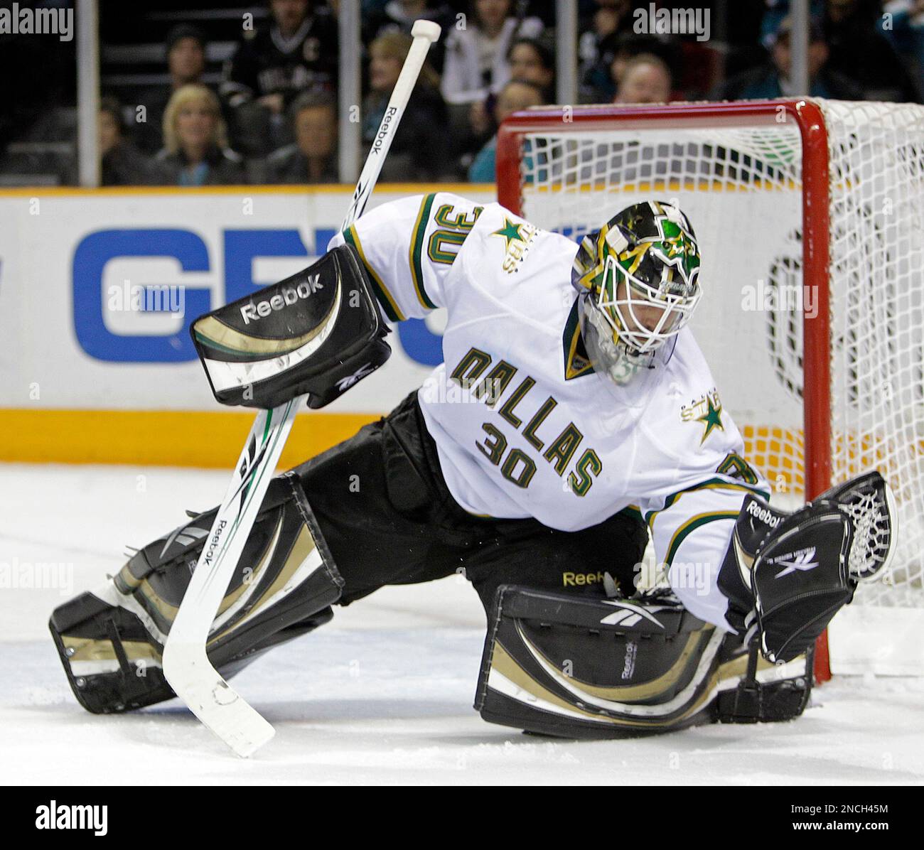 Dallas Stars goalie Andrew Raycroft makes a save against the San Jose ...