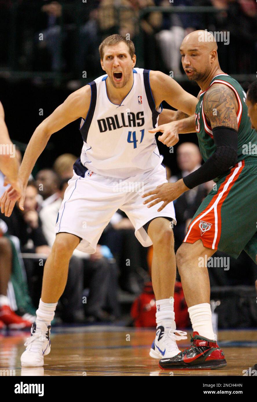 Dallas Mavericks power forward Dirk Nowitzki (41) against Milwaukee ...