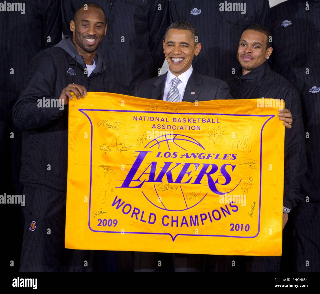 President Barack Obama, center, poses for photos with Los Angeles ...