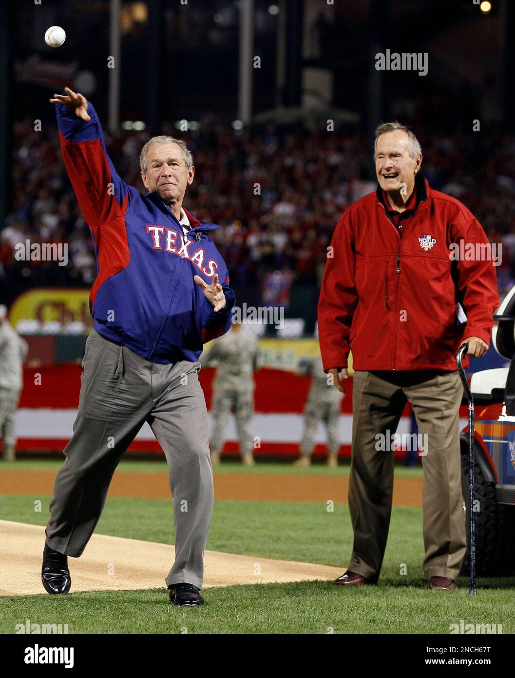 ** FOR USE AS DESIRED, YEAR END PHOTOS ** FILE -In this Oct. 31, 2010 ...