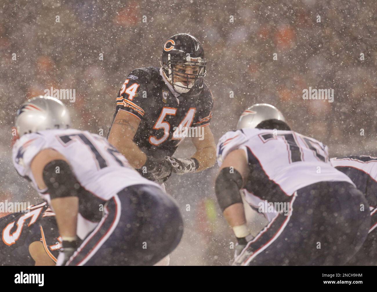Chicago Bears linebacker Brian Urlacher in the first half of an NFL ...