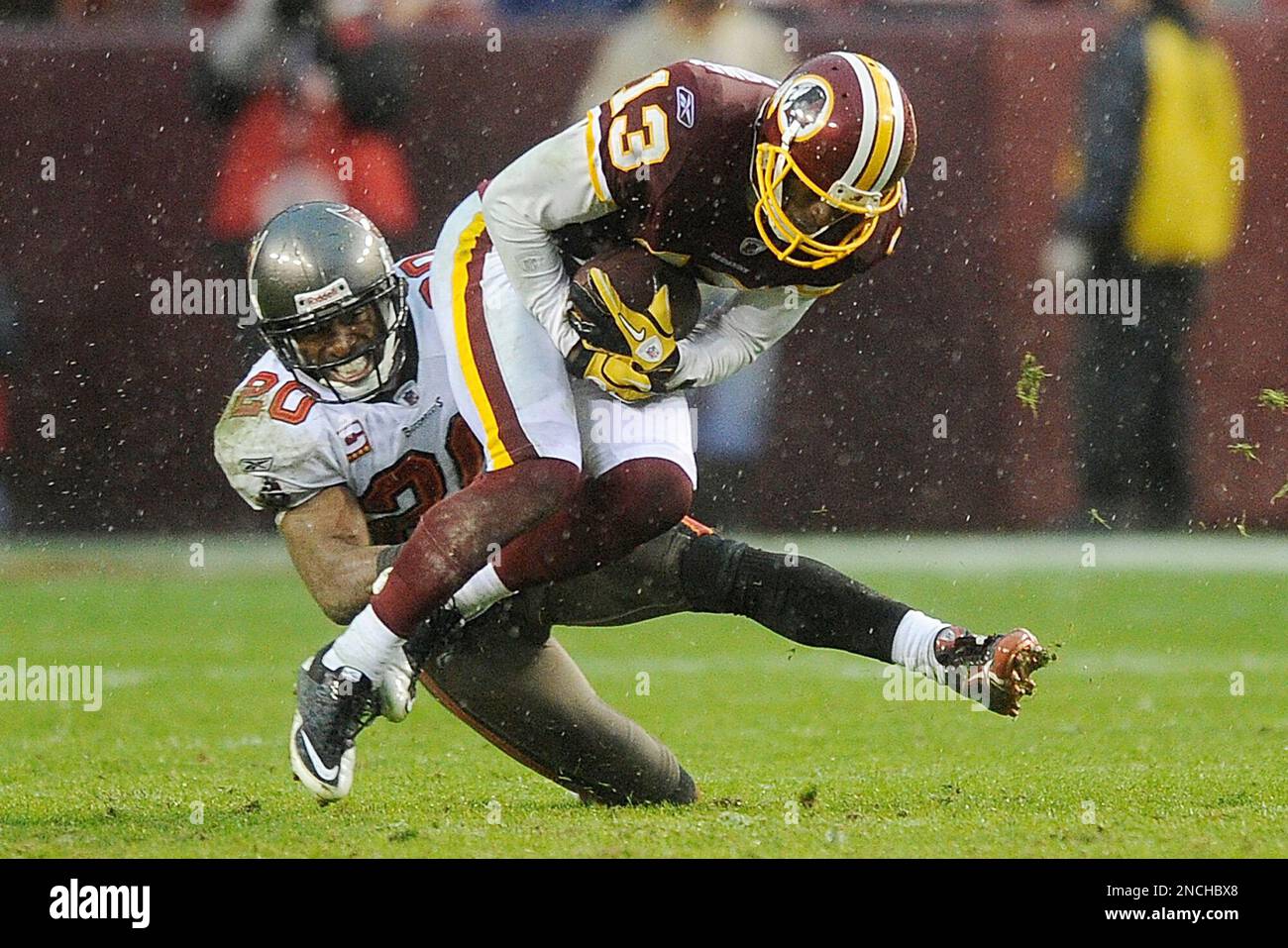 Tampa Bay Buccaneers cornerback Ronde Barber tackles Washington ...