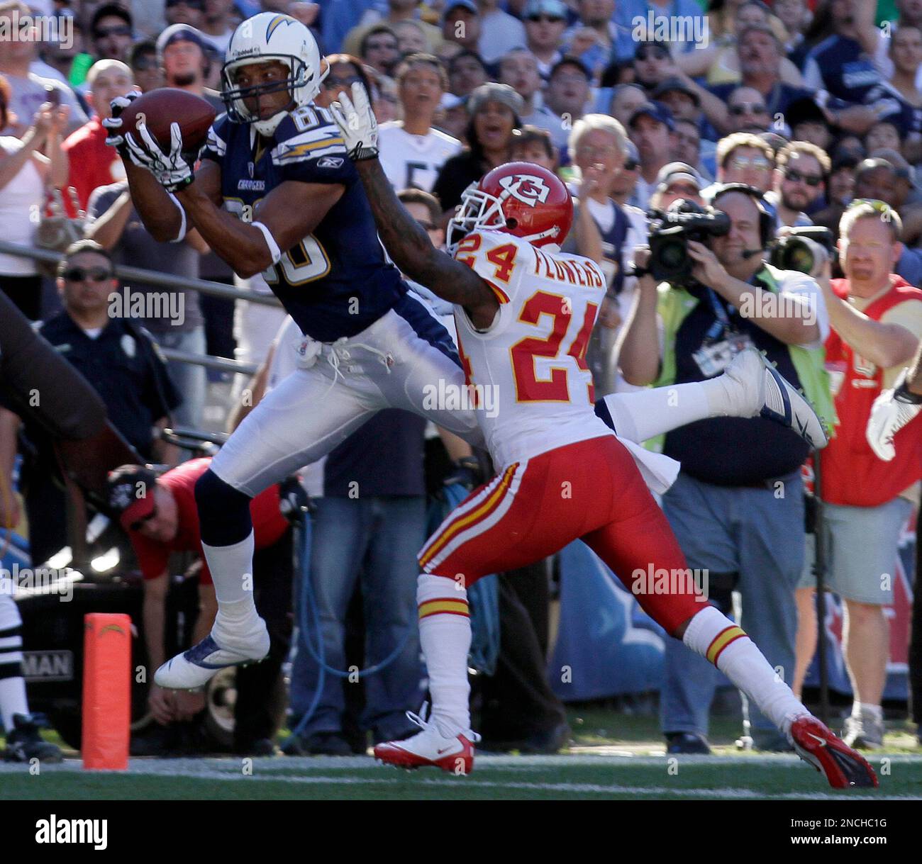 San Diego Chargers wide receiver Malcom Floyd catches a touchdown pass ...
