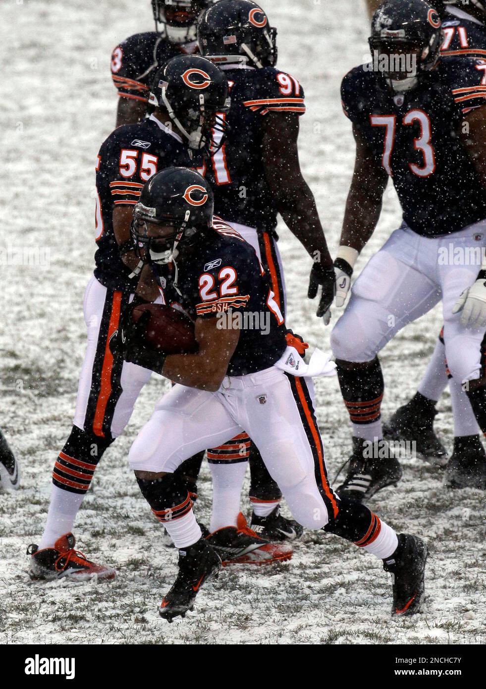Chicago Bears running back Matt Forte (22) runs during warmups before ...