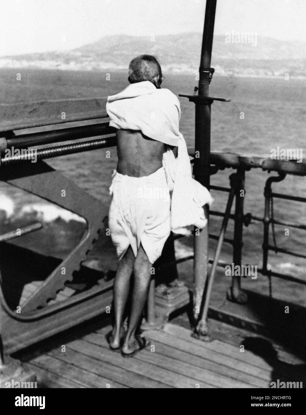 Mahatma Gandhi of India wearing the famous linen cloth in 1931. (AP ...