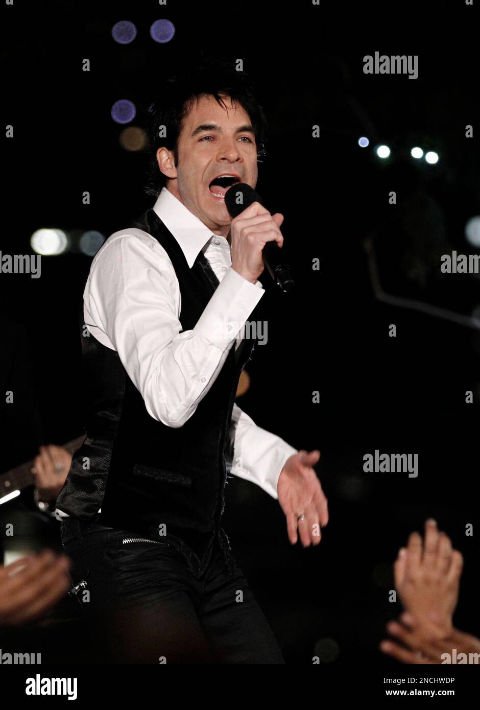 FILE - In this Nov. 30, 2010 file photo, Pat Monahan, lead singer of ...