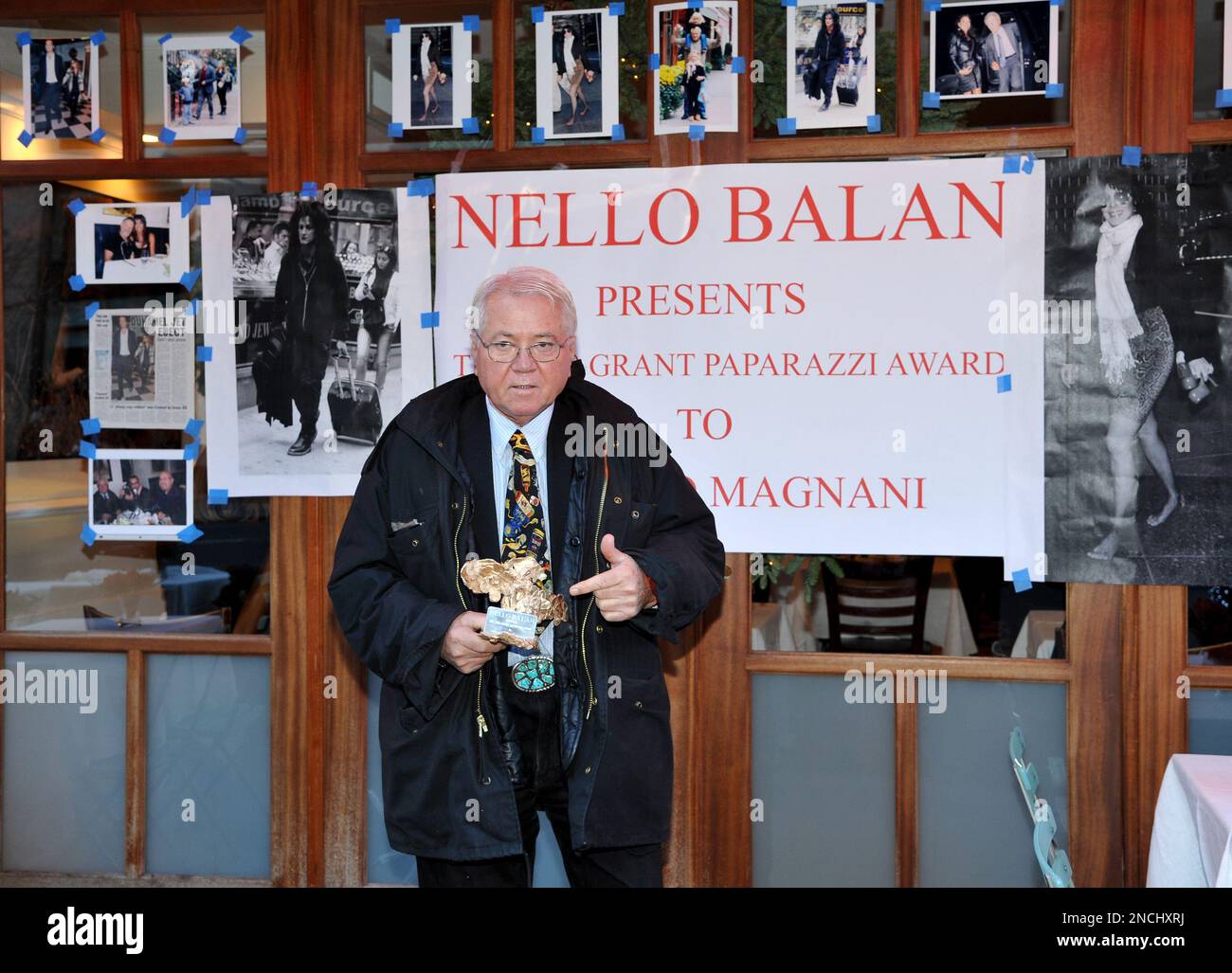 Celebrity photographer Arnaldo Magnani receives the 2010 "Paparazzi ...
