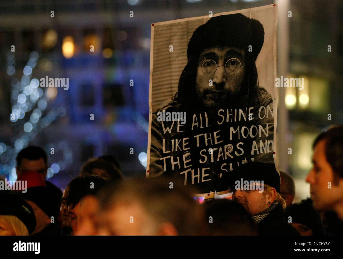 John Lennon fans mark the 30th anniversary of John Lennon's death with ...