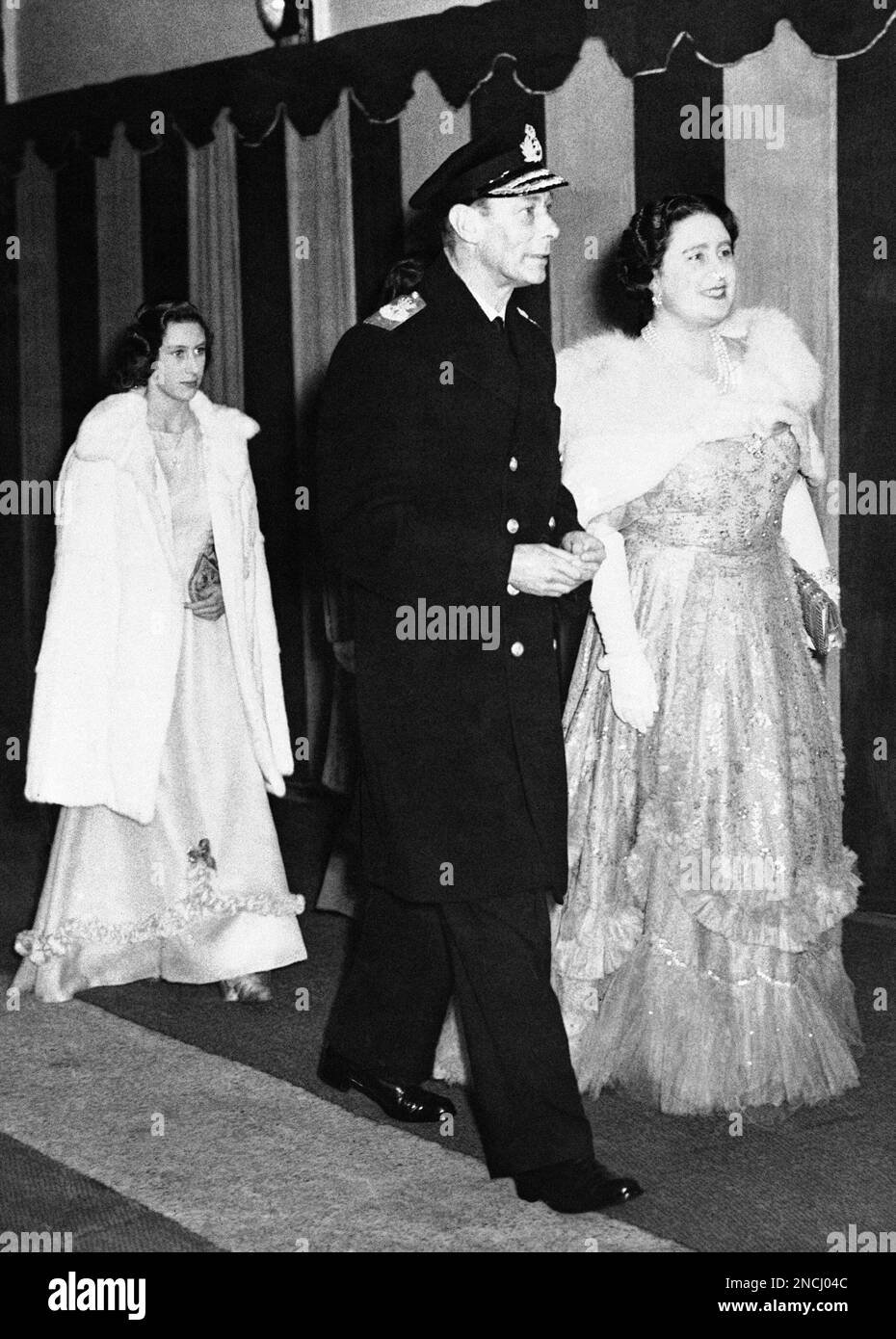 Britain's King George VI and Queen Elizabeth and the two Princesses ...