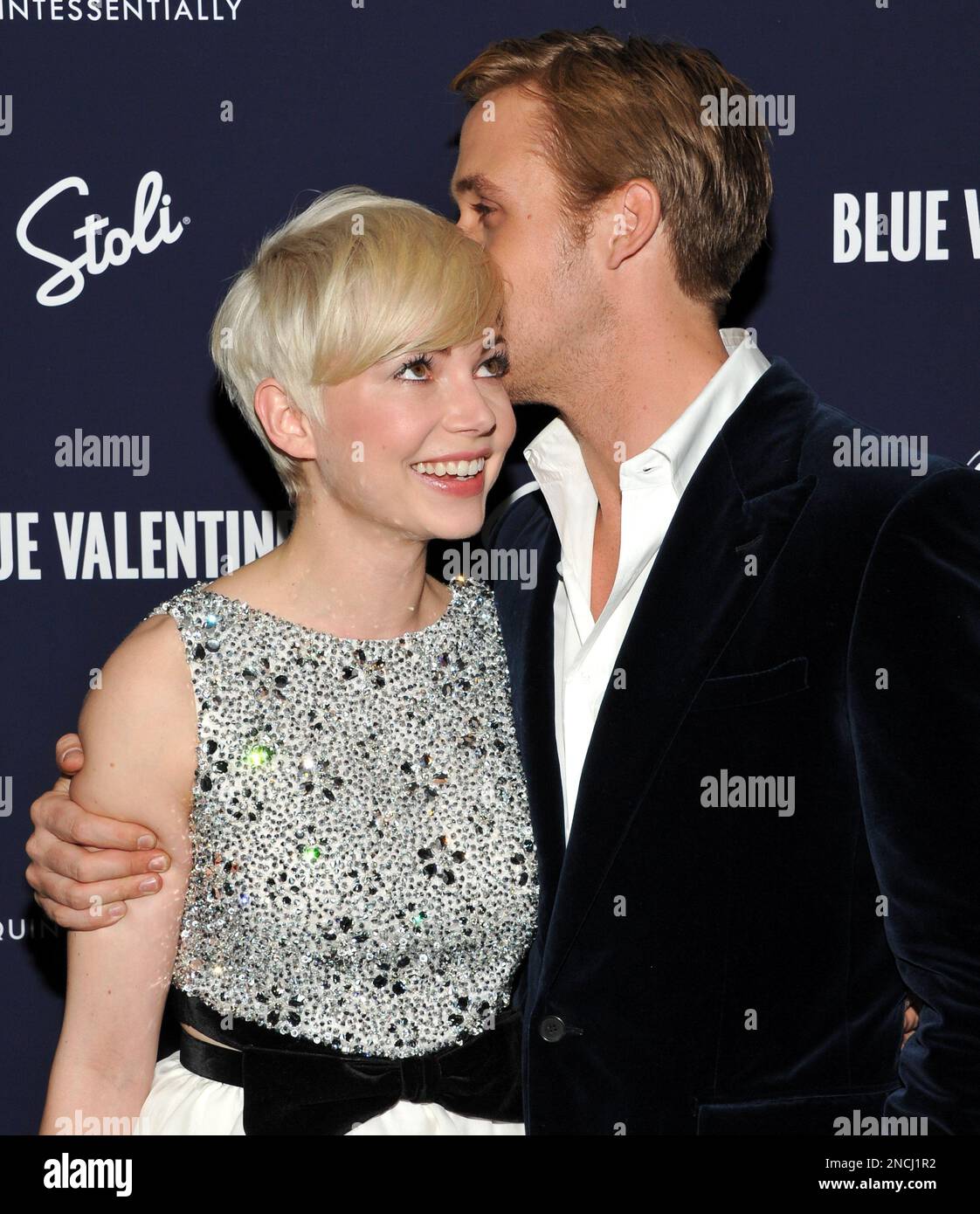 Actors Michelle Williams and Ryan Gosling attend the premiere of "Blue ...