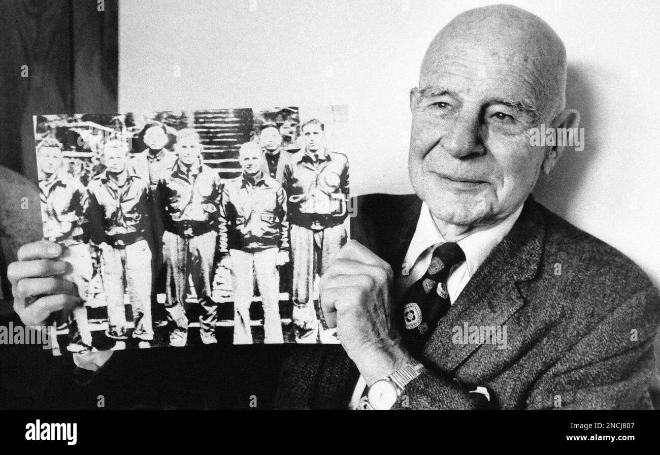 Lt. Gen. Jimmy Doolittle, 86, shows photo 4/13 of the B-25 bomber crew ...
