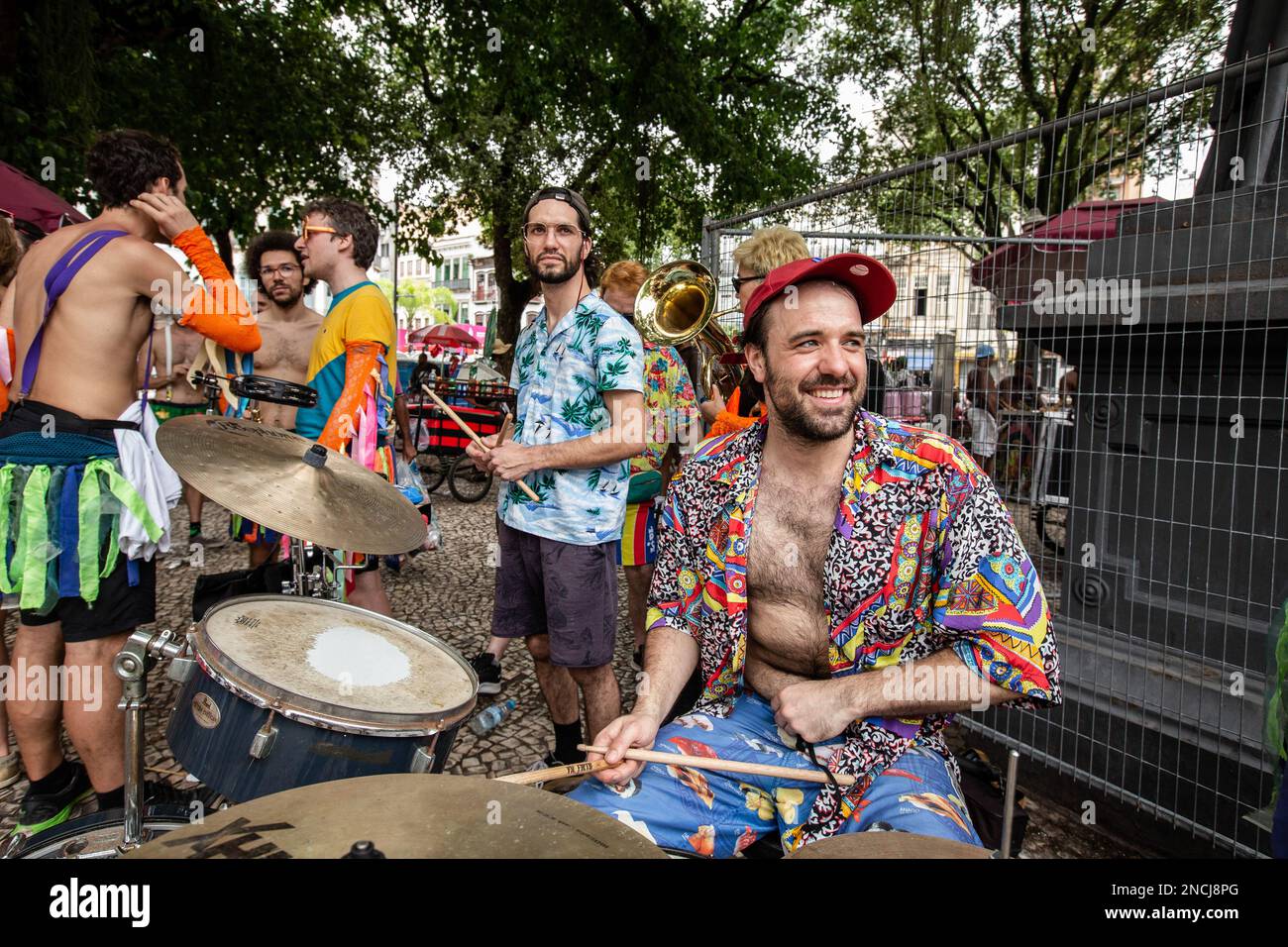 Flash presentation by the French instrumental group Dumb & Bass at ...