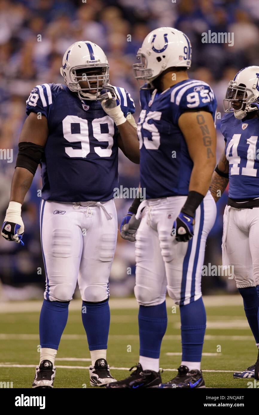 Indianapolis Colts defensive tackles Antonio Johnson, left, Fili Moala ...