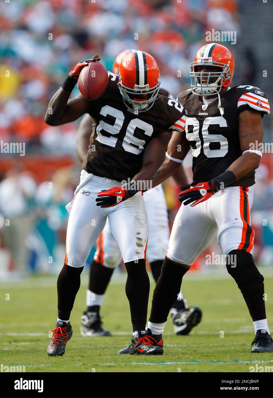 Cleveland Browns safety Abram Elam (26) celebrates with linebacker ...