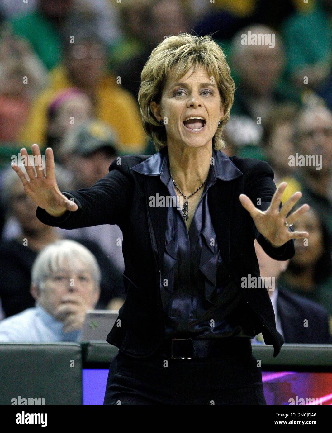 Baylor head coach Kim Mulkey reacts to play against Minnesota in the ...